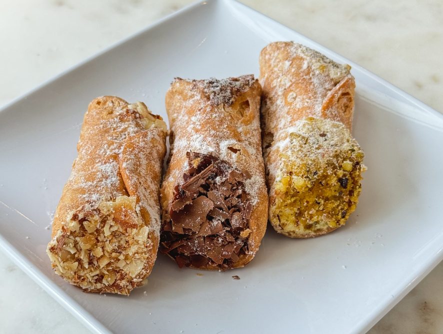 Cannoli Flavors: Pistachio, Amaretto & Chocolate – Eclairons